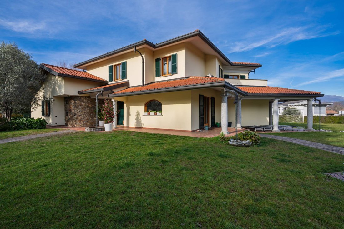 Villa In Vendita A Villa Guardia In Villa Guardia, Lombardy, Italy For ...