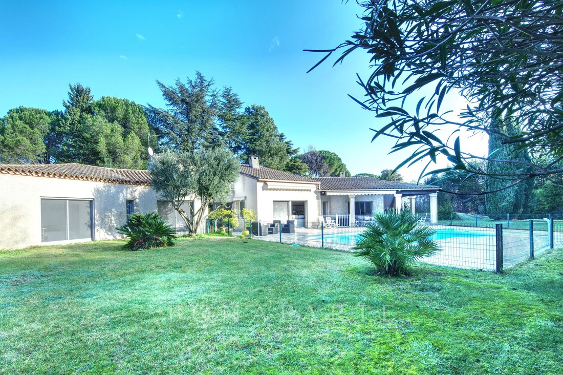 Nîmes House In Nîmes, Occitanie, France For Sale (16898807)
