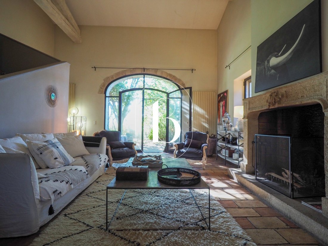 Sale Of Mas Uzes, 320m² 6 Rooms €2,370,000 In Uzès, Okzitanien ...