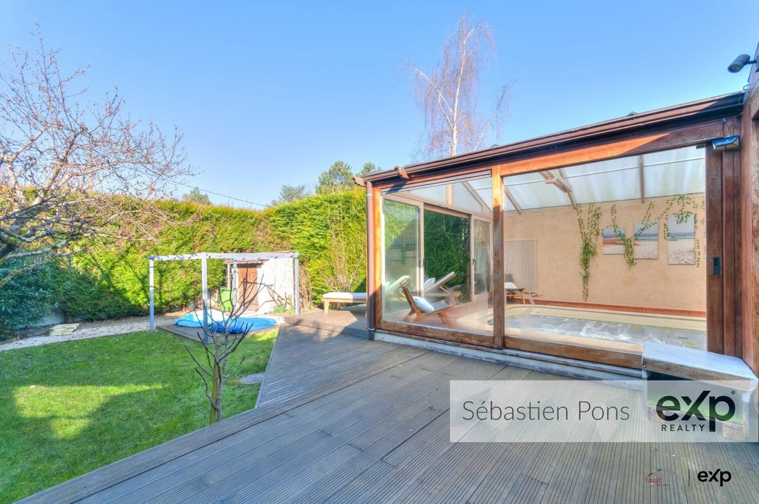 Les Clayes Sous Bois House En Les Clayes Sous Bois, Isla De Francia ...