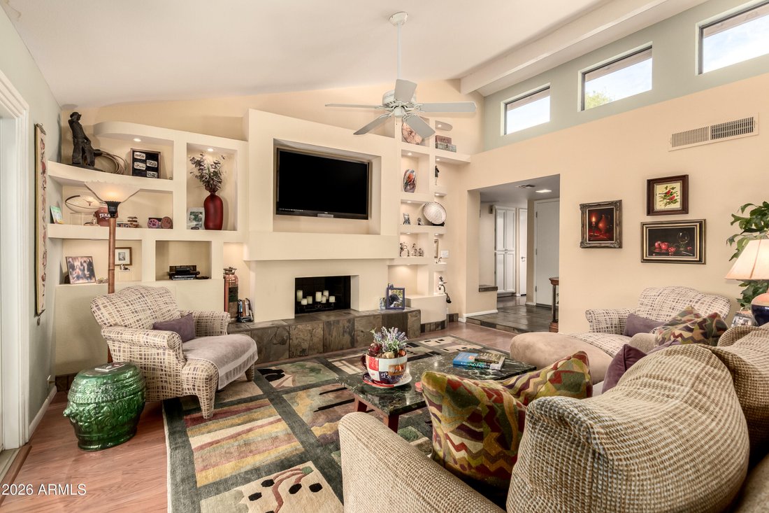 Wohnen Im Resortstil Mit Ikonischem In Phoenix, Arizona, Vereinigte ...