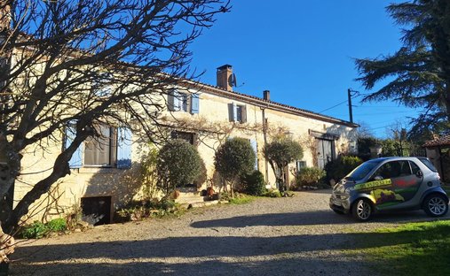 Luxury houses for sale in Les Pins, Nouvelle-Aquitaine, France ...