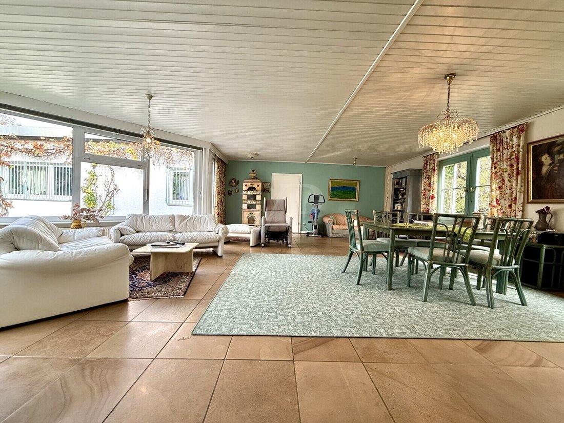 Stilvolles Zuhause Mit In Kelkheim (Taunus), Hessen, Deutschland Zu ...