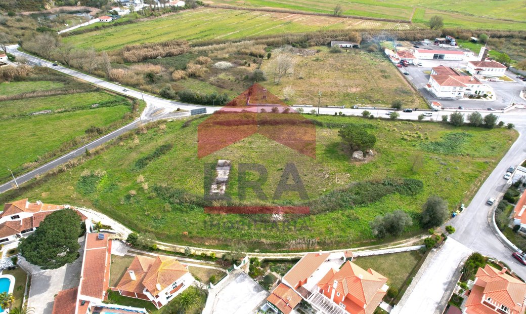 Terrain De 13 Dans Santa Maria, Sao Pedro E Sobral Da Lagoa, Leiria ...