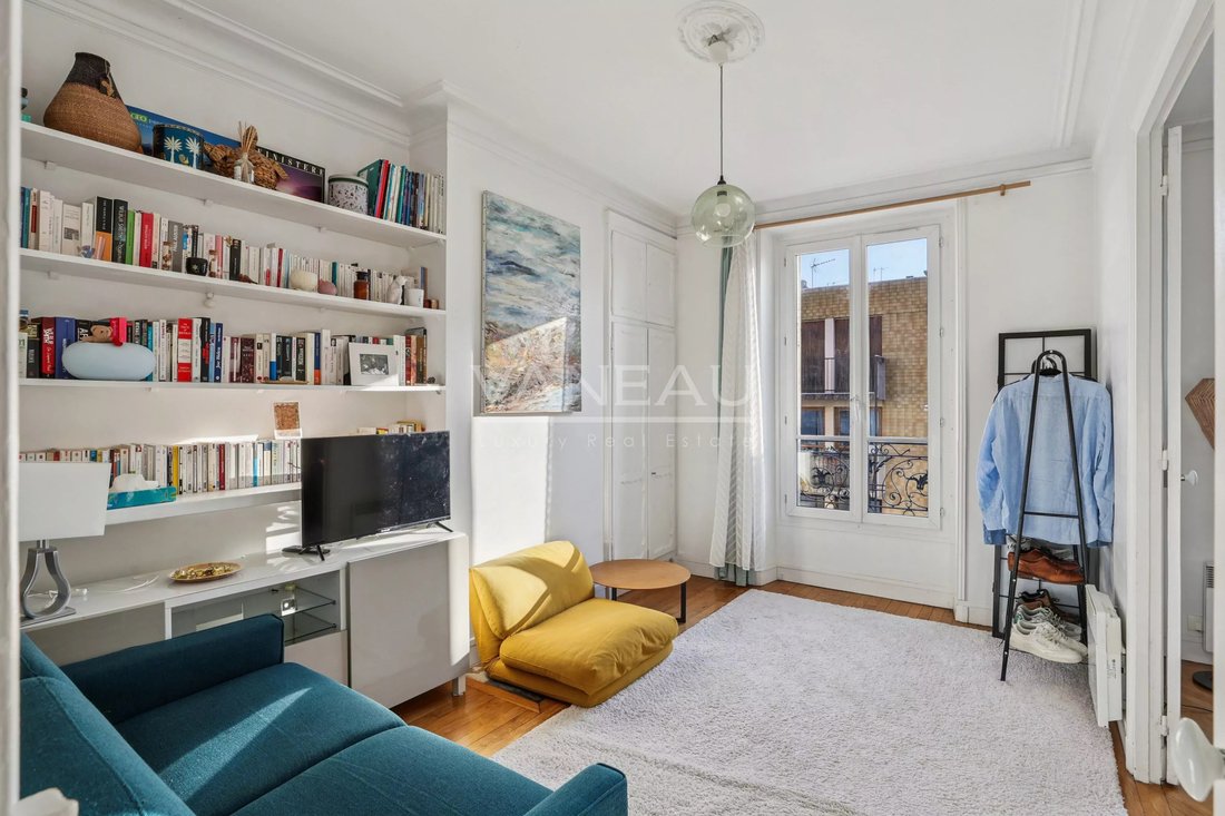 Light Filled 58 Sqm Apartment With High In Saint Mandé, île De France ...