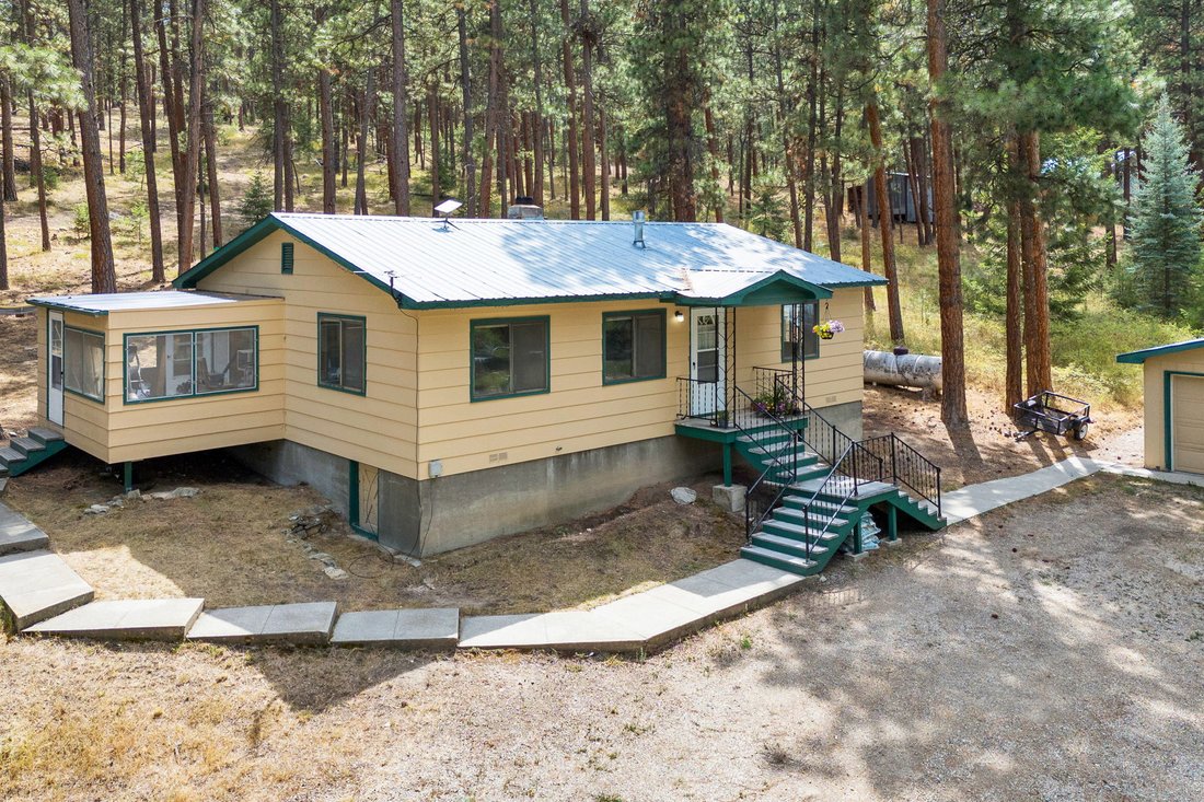 Mountain Living In The Trees In Hamilton, Montana, United States For ...