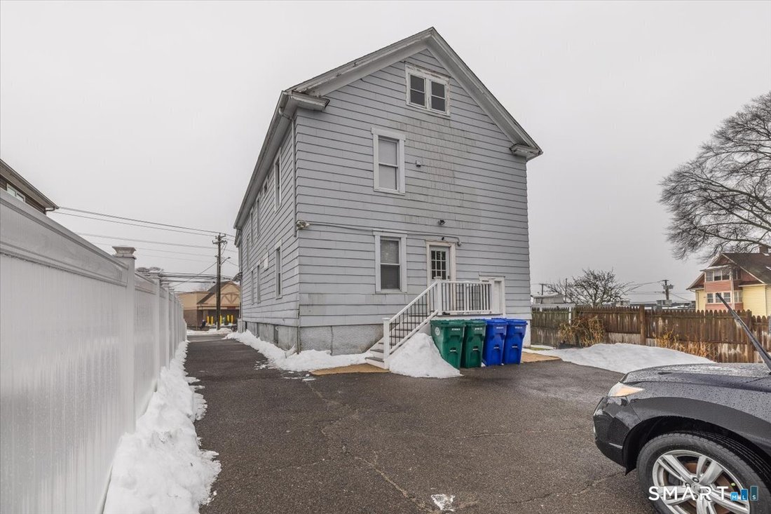 4 Bedrooms Other Residential In Stratford, Connecticut, United States ...