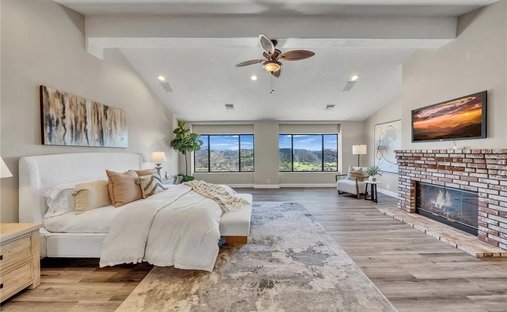 Luxury condos with indoor pool for sale in Temecula, California ...