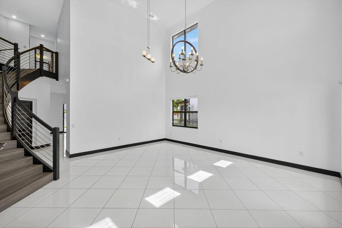 Single Family Residence In Miami Lakes In Miami Lakes, Florida, United ...