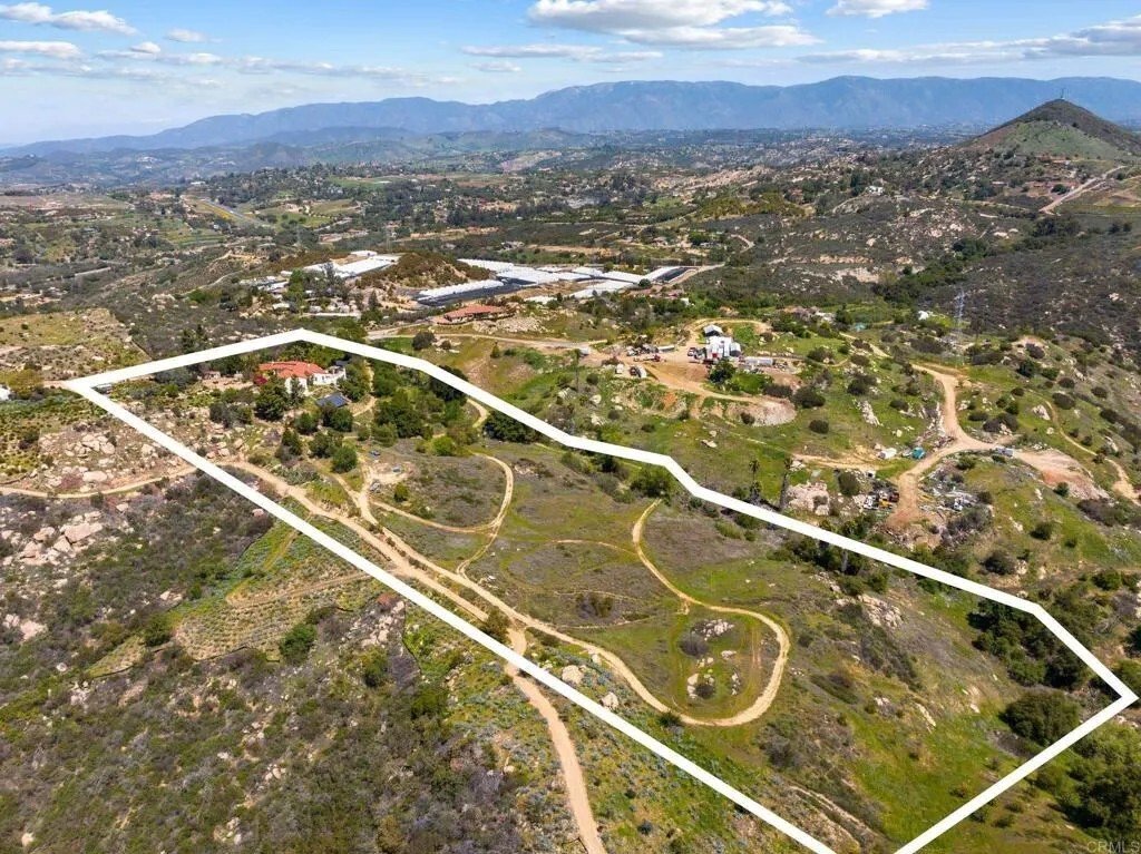 Single Family Residence In Valley In Valley Center, California, United ...