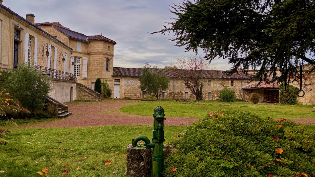 A 13th And 17th Century En Saint André De Cubzac, Nueva Aquitania ...