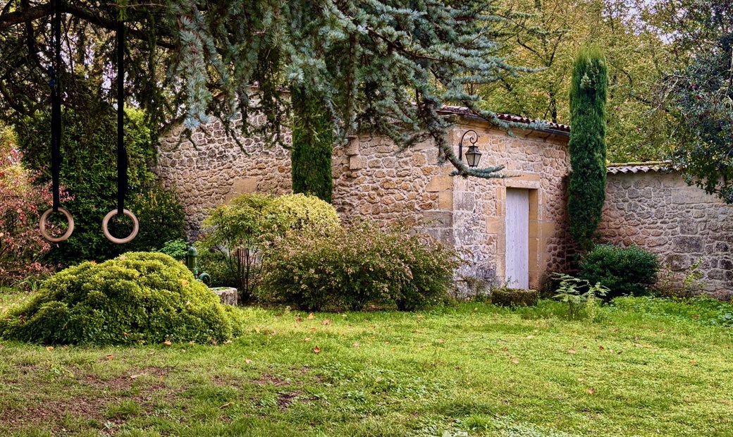A 13th And 17th Century En Saint André De Cubzac, Nueva Aquitania ...