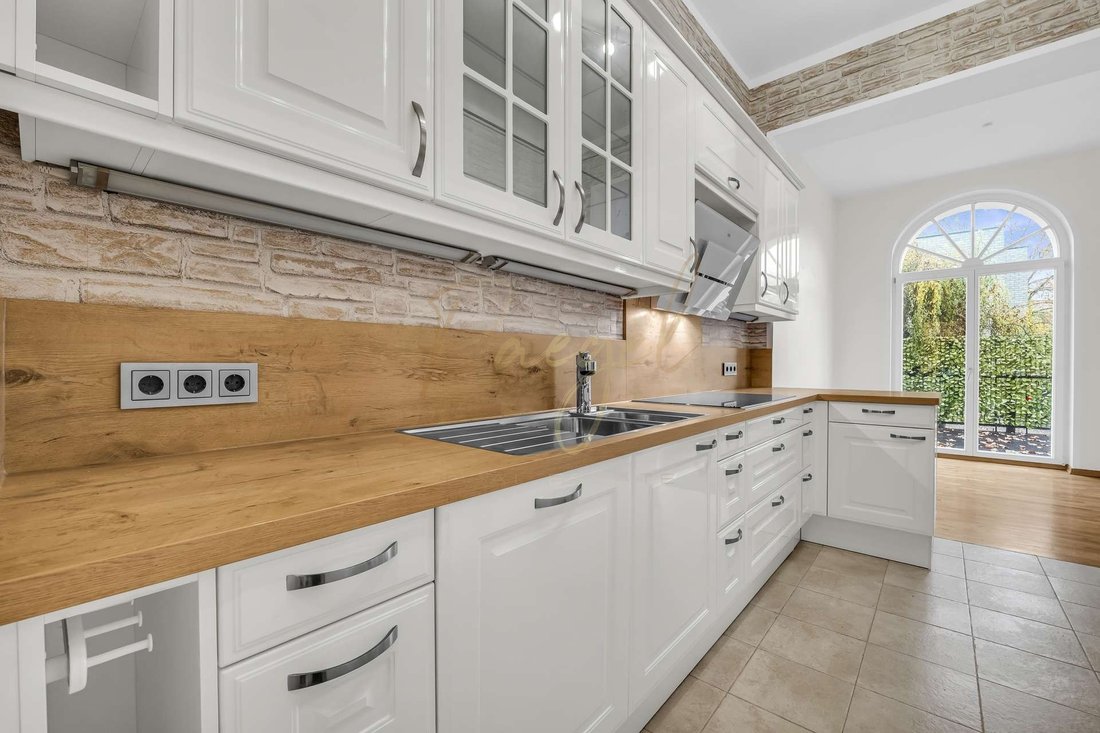 Timeless Elegance In An Old Berlin Building En Berlín, Berlín, Alemania ...