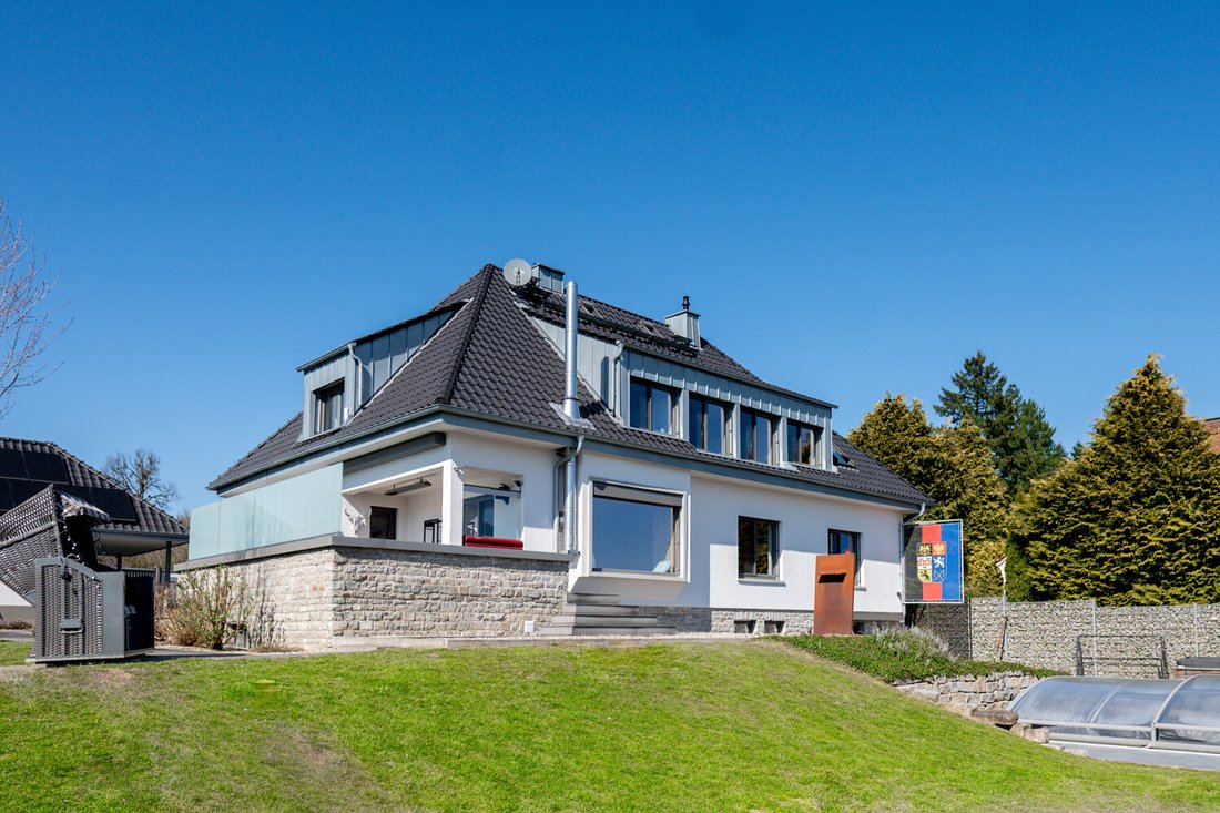Stunning Home Offers Open Layouts And Elevated In Weilburg, Hessen ...