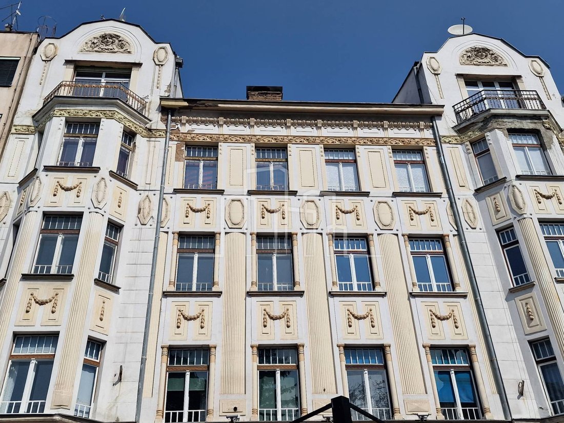 Apartment Centar, Sarajevo, Ferhadija, 136m2 In Croatia For Sale (16914318)