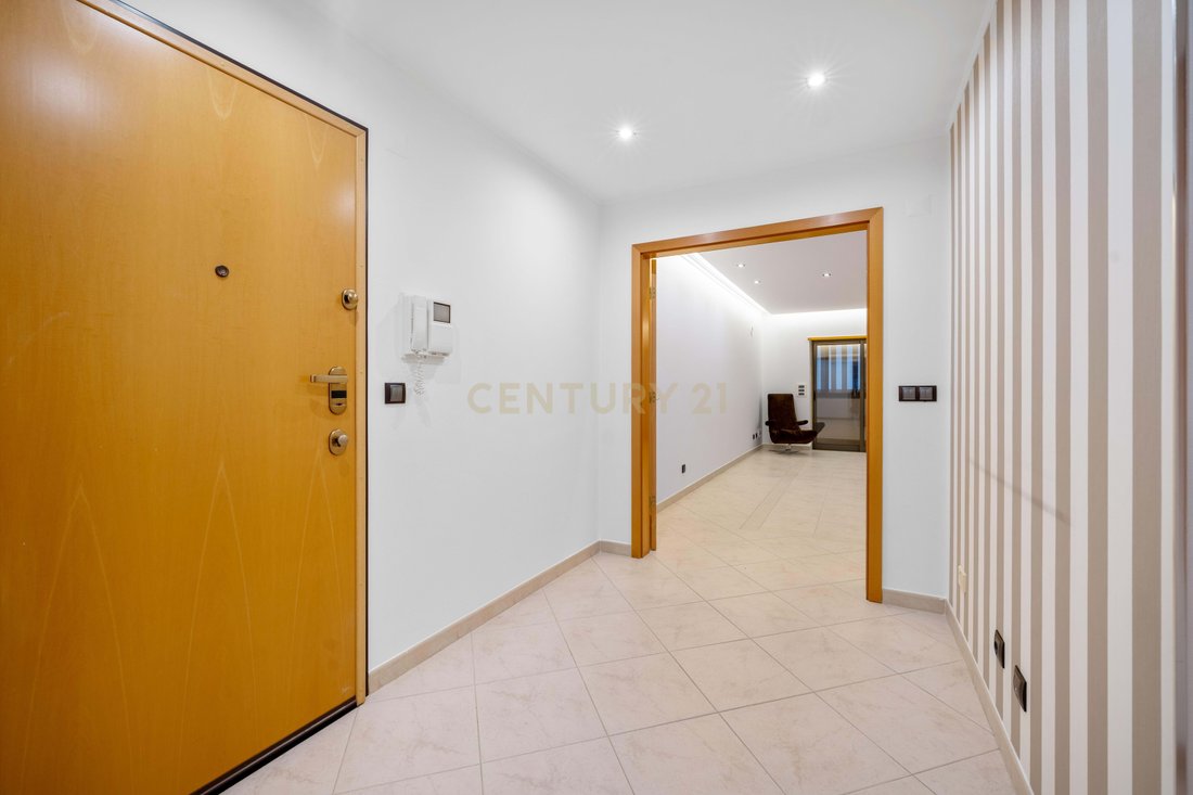 Modern 3 Bedroom Dans Setubal (Sao Sebastiao), Setúbal Municipality ...