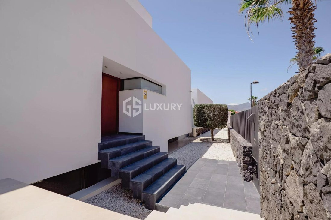Luxury Frontline Villa · Playa San Juan En Guia De Isora, Canarias ...
