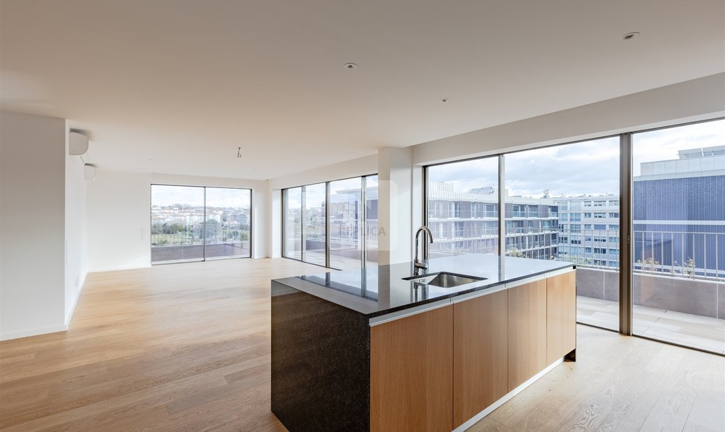 Four Bedrooms In Matosinhos E Leca Da Palmeira, Porto District ...