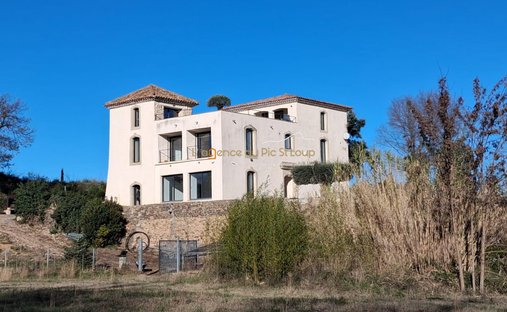 Luxury country homes with garden for sale in Canet, Occitanie, France ...