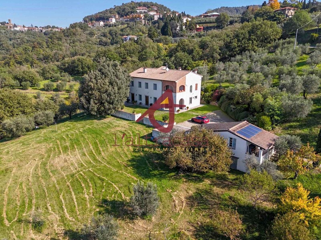 Villa Lamporecchio Dans Lamporecchio, Toscane, Italie à Vendre (16913920)