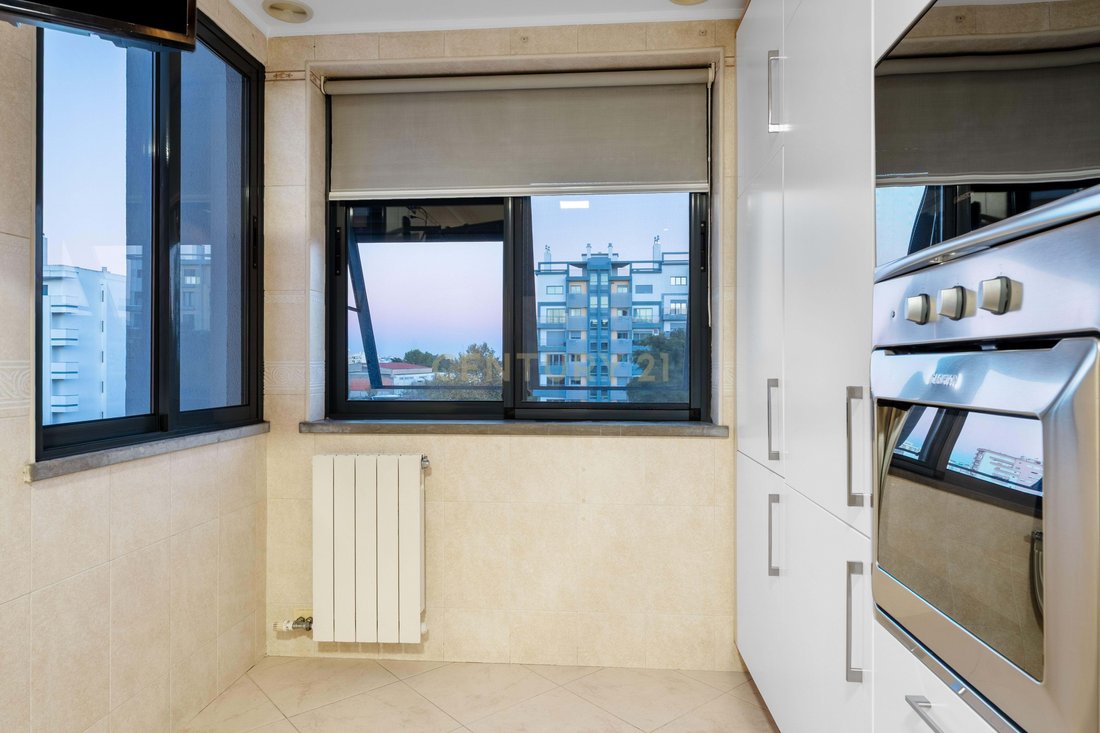 Modern 3 Bedroom Dans Setubal (Sao Sebastiao), Setúbal Municipality ...