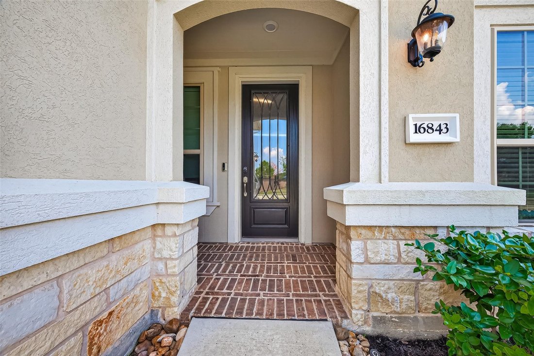 Single Family Residence In Cypress In Houston, Texas, United States For ...