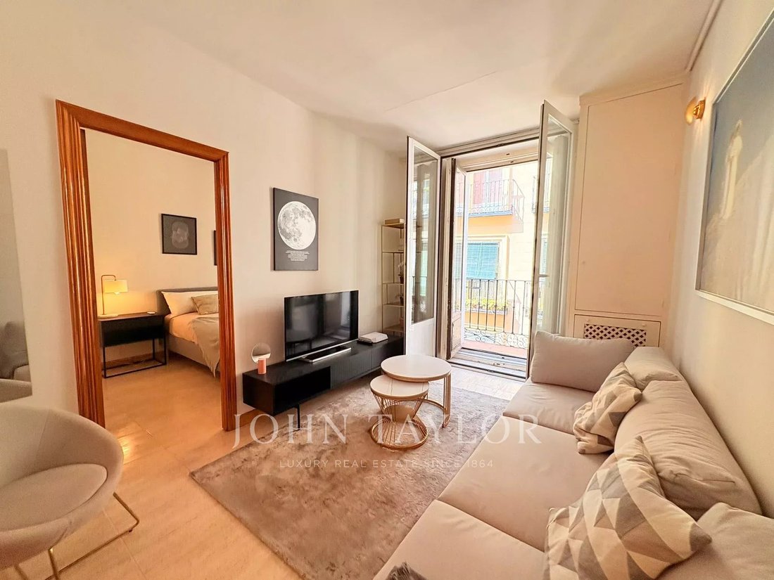 Exterior Housing With Active Rents And Potential For In Centro, Madrid ...