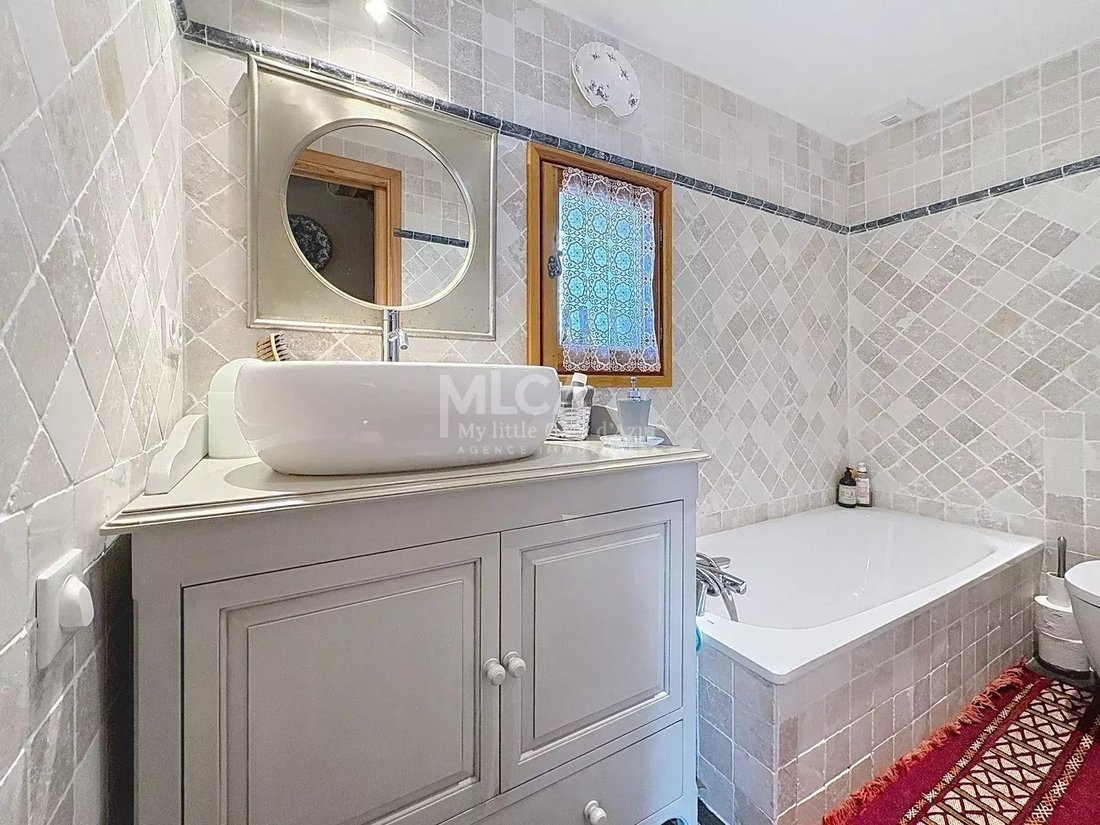 Ancienne Grange Dans Saint étienne De Tinée, Provence Alpes Côte D'azur ...