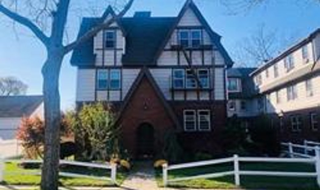 50 The Crescent, C3 Babylon, New In Babylon, New York, Vereinigte ...