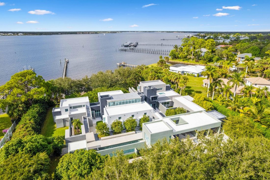 Modernes Refugium Am Wasser Mit In Stuart, Florida, Vereinigte Staaten ...