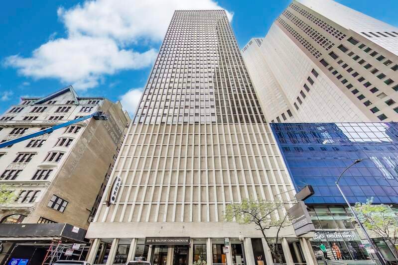 Einzigartiges, Weitläufiges In Chicago, Illinois, Vereinigte Staaten Zu ...