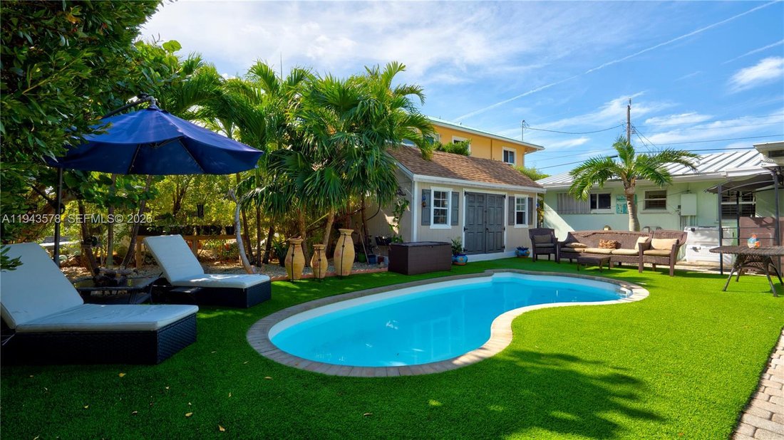 Single Family Residence In Plantation Key In Tavernier, Florida, United ...