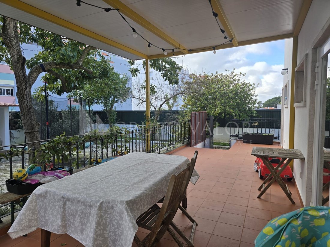 Detached House In Pilotos Lazarim In Caparica E Trafaria, Setubal ...