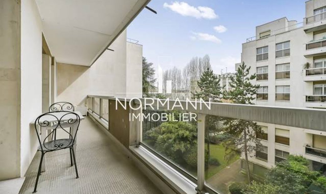 Levallis/Front De Seine 3 In Levallois Perret, île De France ...