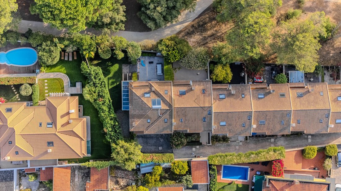 3 Bedroom Villa Plus Additional Room With In Estoril, Cascais E Estoril ...