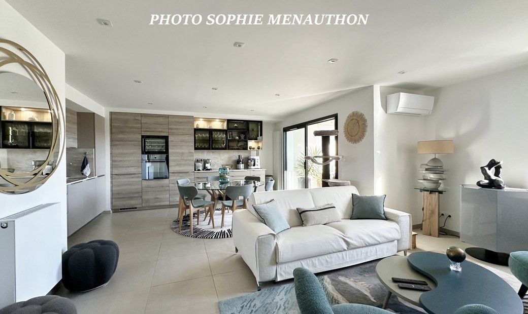Superbe Appartement De Type T2 De 64 M² In Anglet, Nouvelle Aquitaine ...