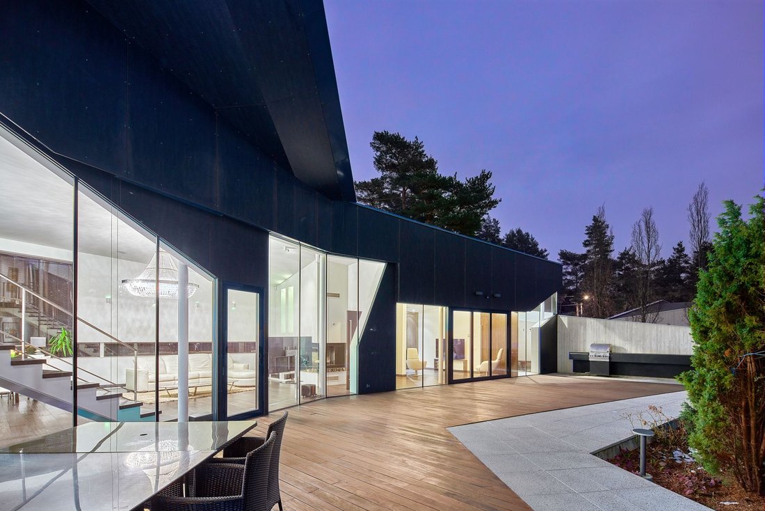 Un Magnifique Chef D'œuvre De Béton Dans Tallinn, Comté De Harju ...