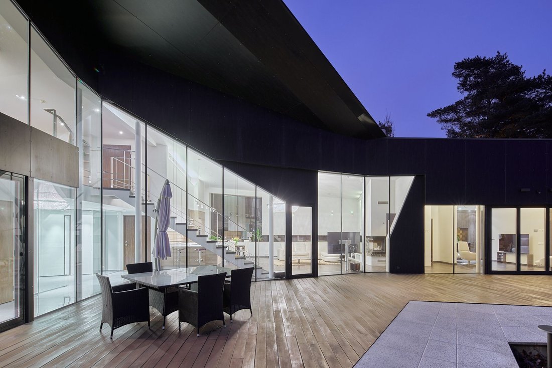 Un Magnifique Chef D'œuvre De Béton Dans Tallinn, Comté De Harju ...