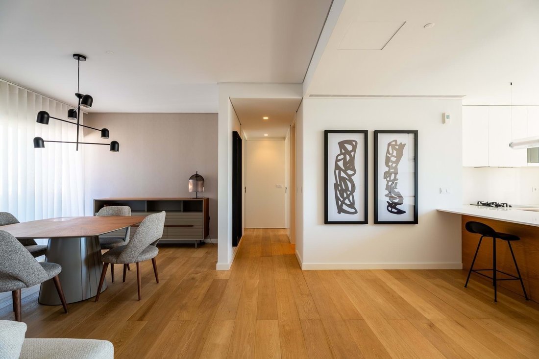 Furnished 2 Bedroom Apartment With Garage In In Santo Antonio, Lisbon ...