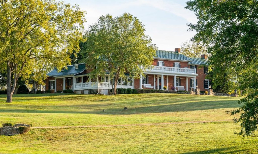 Single Family Residence In Delaplane In Marshall, Virginia, United ...