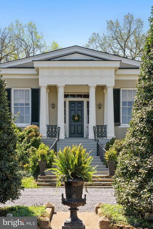 Single Family Residence In Delaplane In Marshall, Virginia, United ...