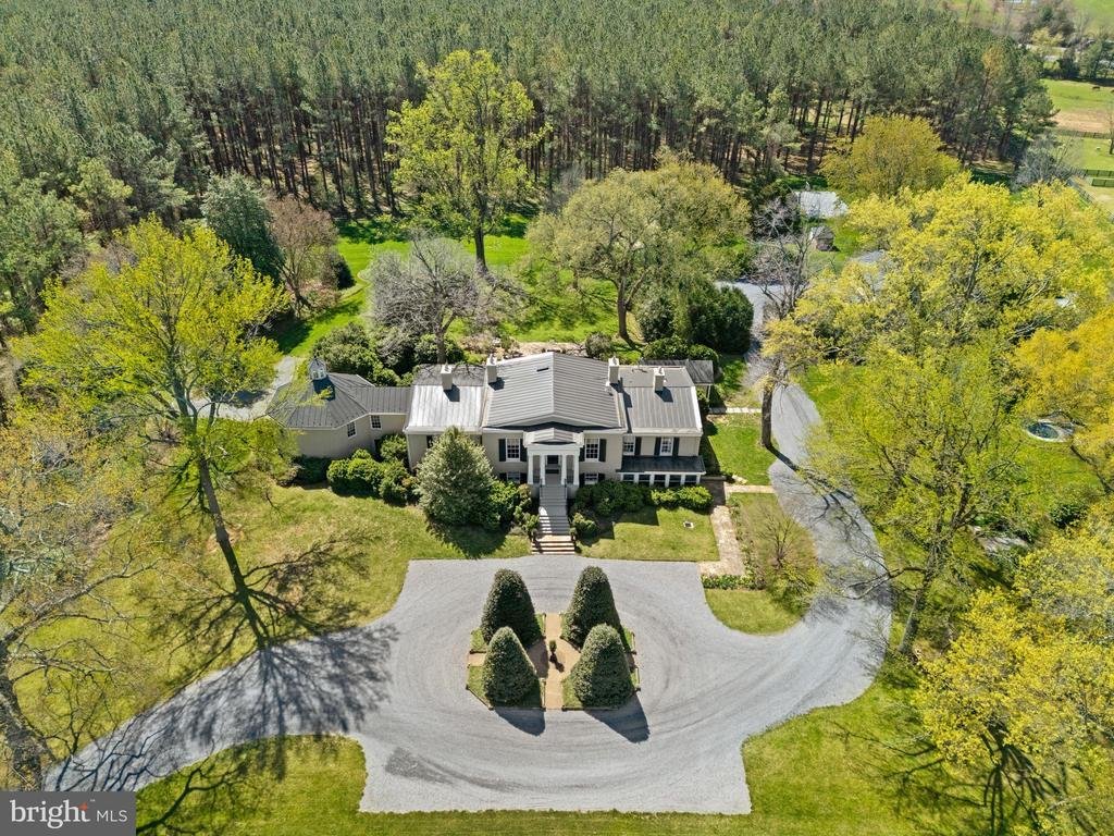 Single Family Residence In Delaplane In Marshall, Virginia, United ...