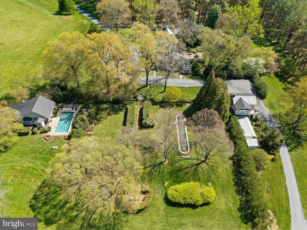 Single Family Residence In Delaplane In Marshall, Virginia, United ...