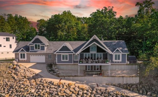 Luxury beachfront homes for sale in Lake Milton, Ohio | JamesEdition