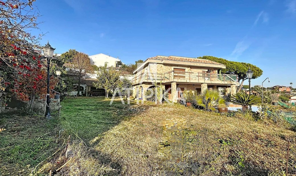 Terrain De 3 000 M² à Teià Avec Surface Divisée Dans Teià, Catalogne ...