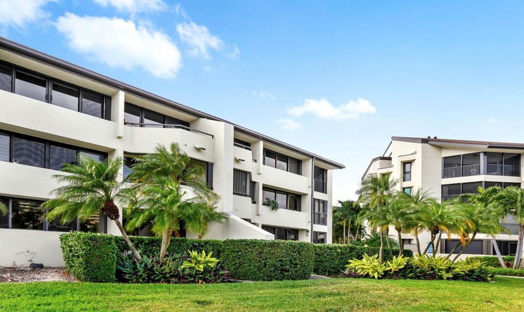 End Unit Waterfront Condo With In North Palm Beach, Florida, United ...