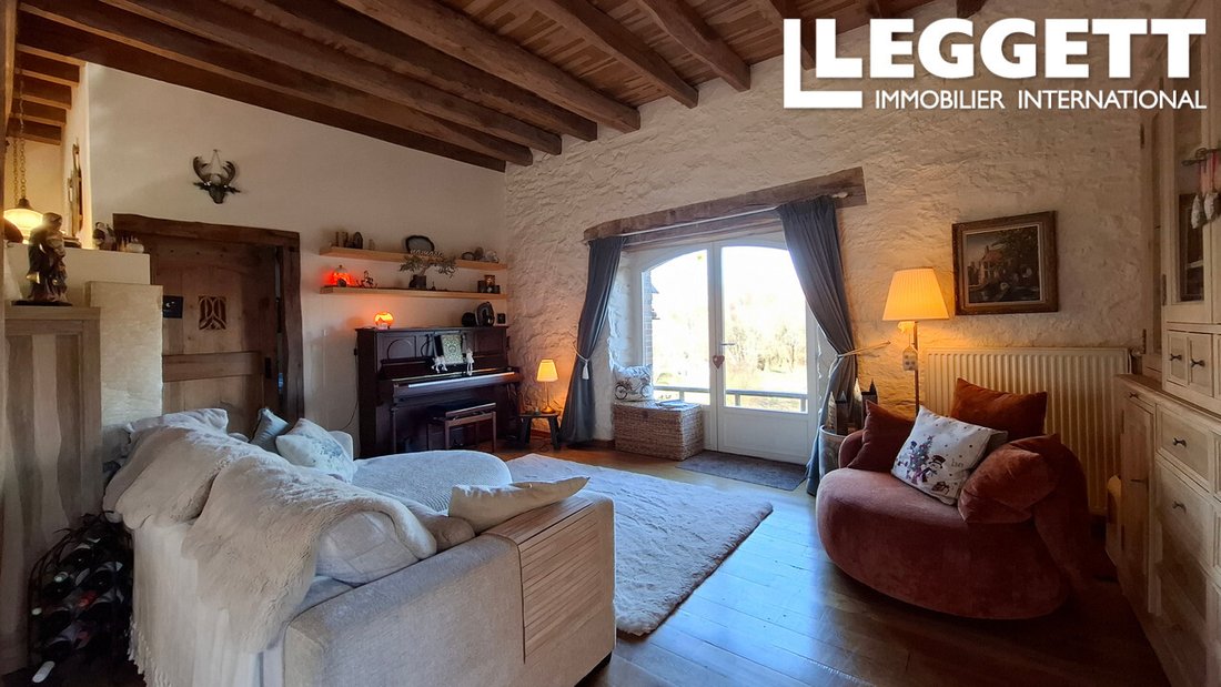 Historic French Mill With Central En Château Chervix, Nueva Aquitania ...