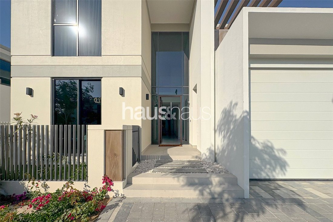 Vacant | Pool | Italian Marble Flooring In Dubai, Dubai, United Arab ...