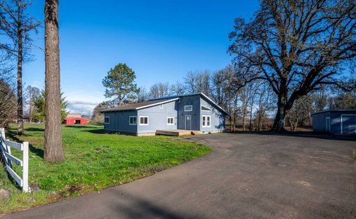 Luxus am fluss Häuser zum Verkauf in Junction City, Oregon | JamesEdition