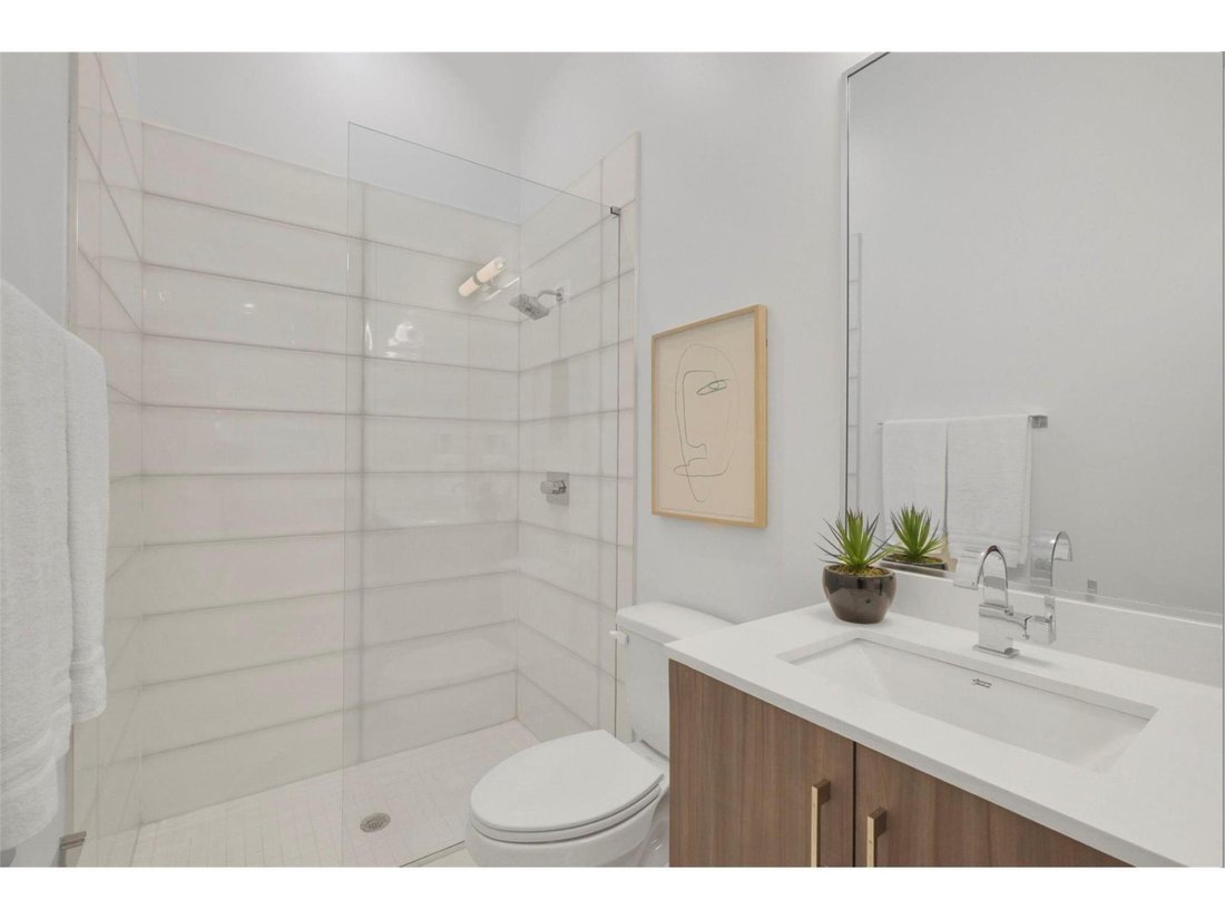 Single Family Residence In Houston In Houston, Texas, United States For ...